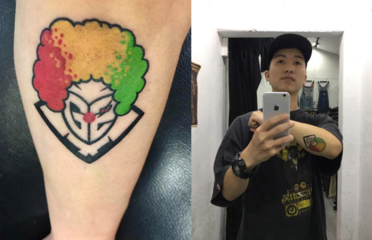 A real fan - the gamer got a tattoo of the clown version of the G2 ...