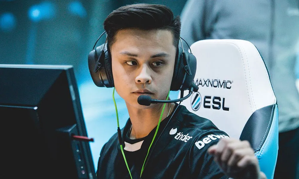 CS2 Scandal: Stewie2k Accused of Scamming a Player Out of Cash and Rare ...